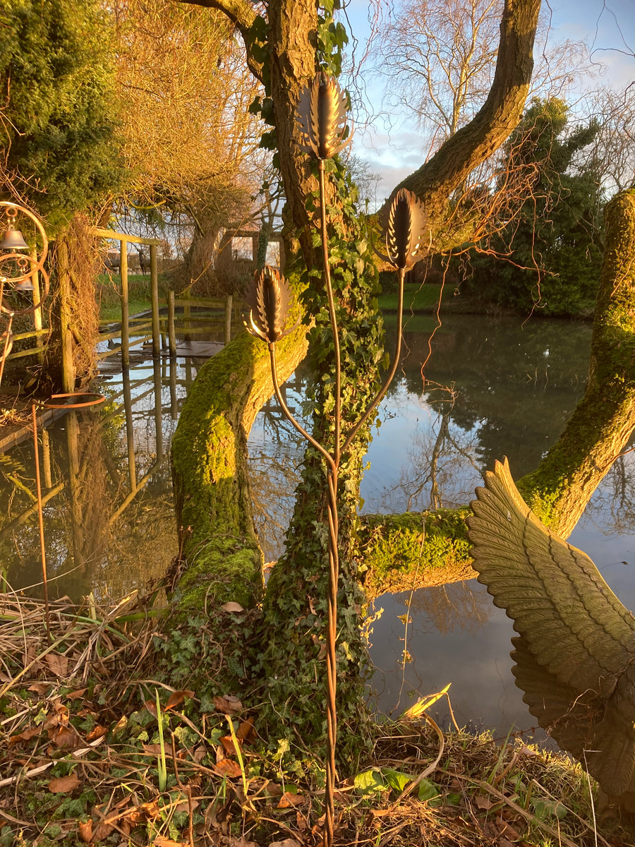 RUSTY METAL GARDEN THISTLE / TEASEL FLOWER SPRAY STAKE ORNAMENT ...