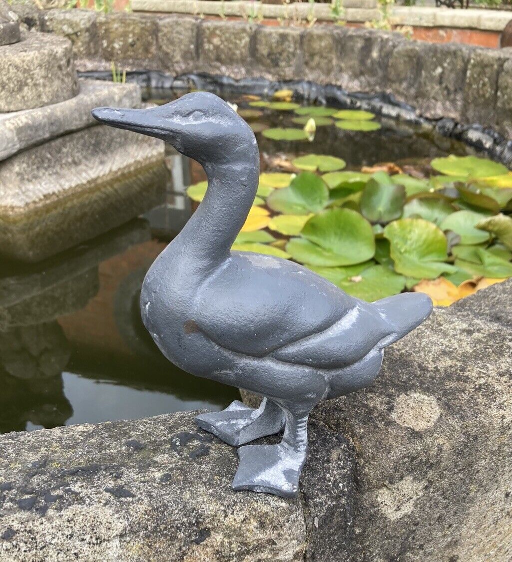 SMALL METAL CAST IRON DUCK - LEAD EFFECT FINISH - BIRD STATUE GARDEN O ...