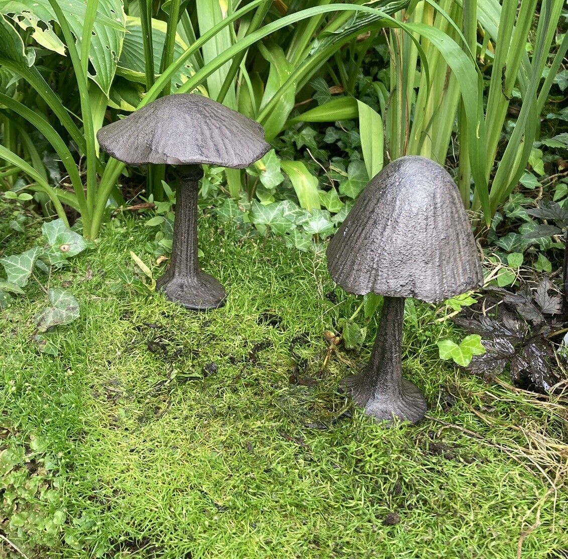 PAIR OF MINI METAL CAST IRON TOADSTOOLS MUSHROOM SMALL FAIRY GARDEN OR ...