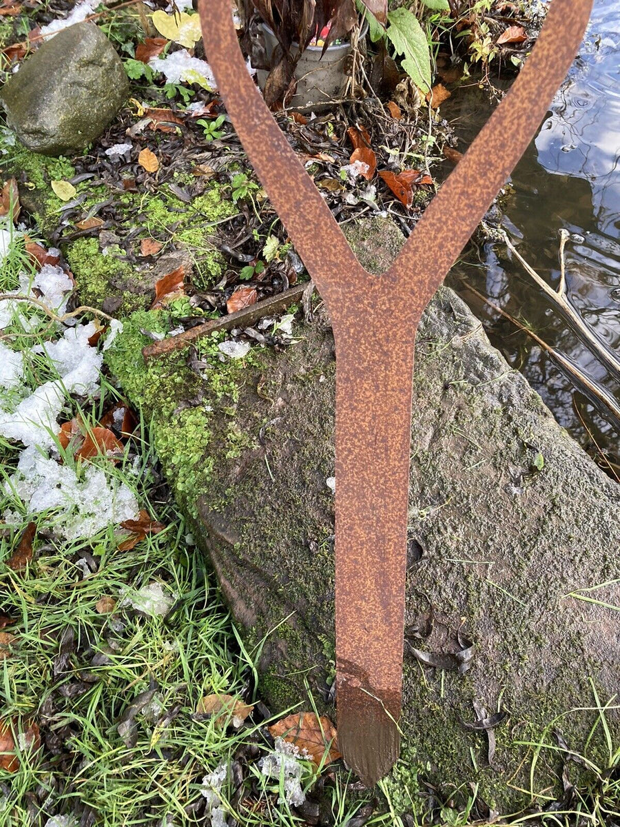 Metal Rusty Butterfly Silhouette Spade Garden Art Stake / Spike Orname ...