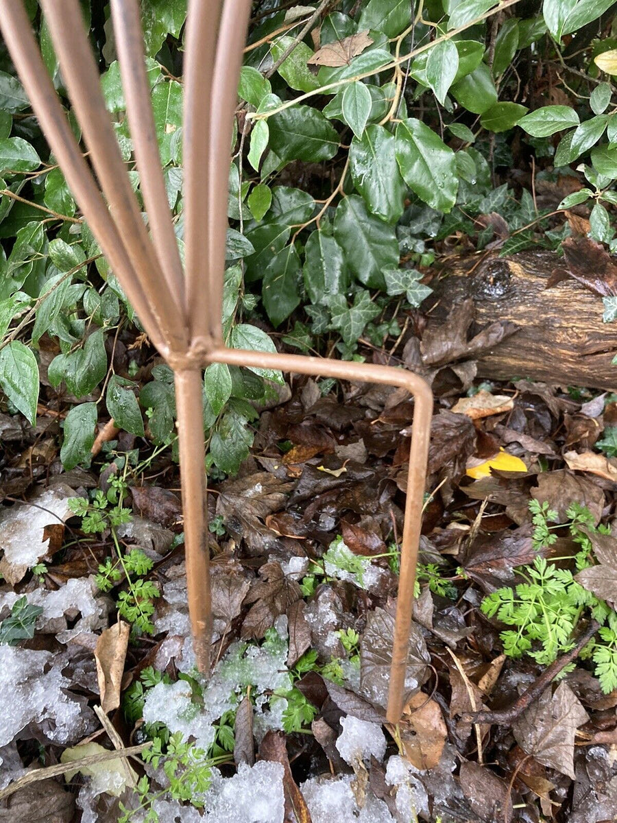 BROWN METAL TOADSTOOL CLUSTER STAKE – Ferney Heyes Garden Products