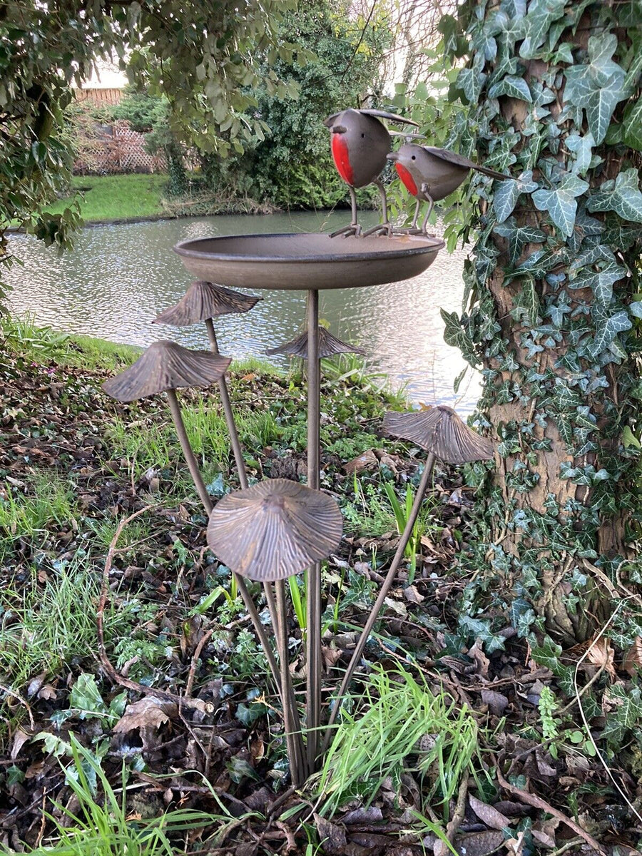 METAL TOADSTOOL MUSHROOM 5 CLUSTER/ ROBIN BIRD BATH FEEDER STAKE GARDE ...