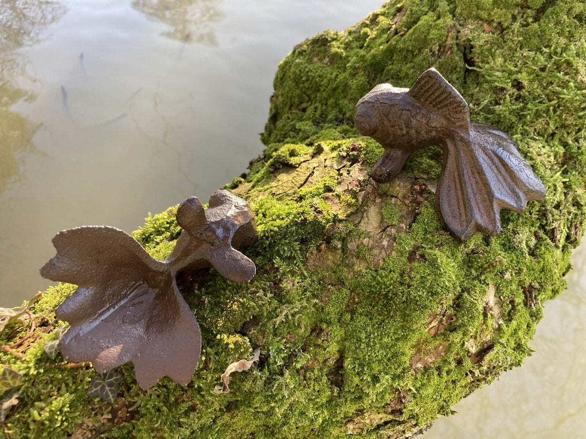 PAIR OF METAL SMALL CAST IRON FISH POND STATUE GARDEN ORNAMENTS-FISH M ...