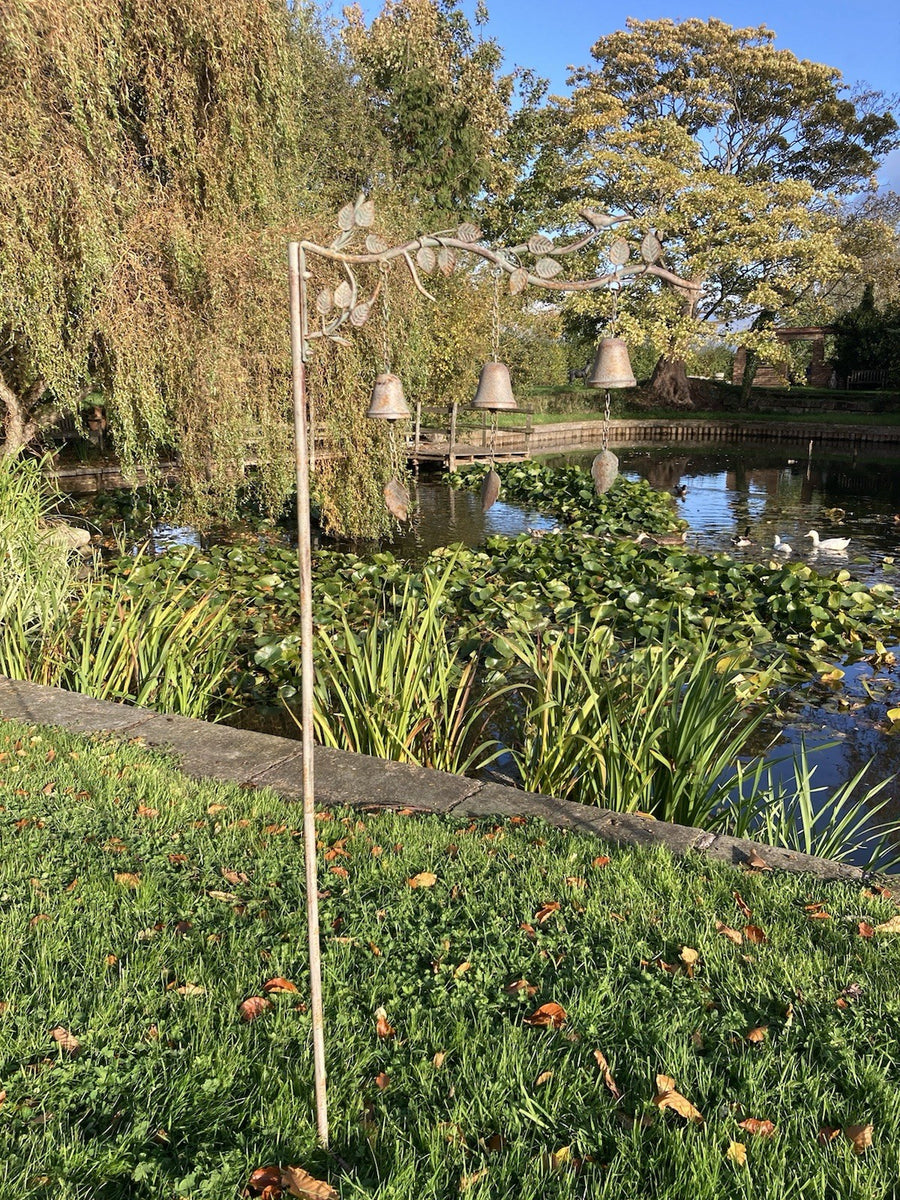 LARGE METAL WOODLAND TRIPLE BELL FLOWER STAKE GARDEN SUPPORT / DECORAT ...
