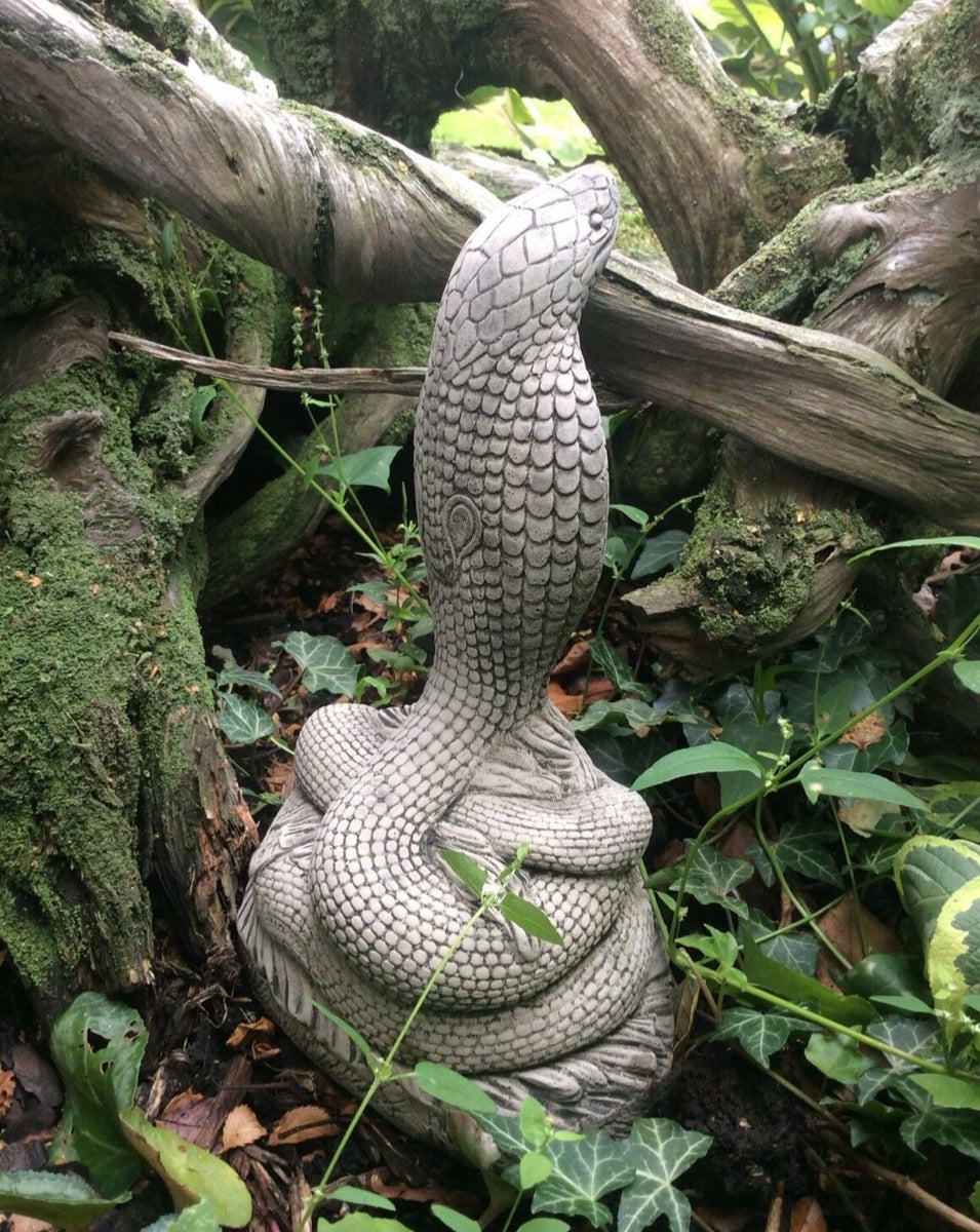 STONE GARDEN COBRA SNAKE ORNAMENT STATUE – Ferney Heyes Garden Products