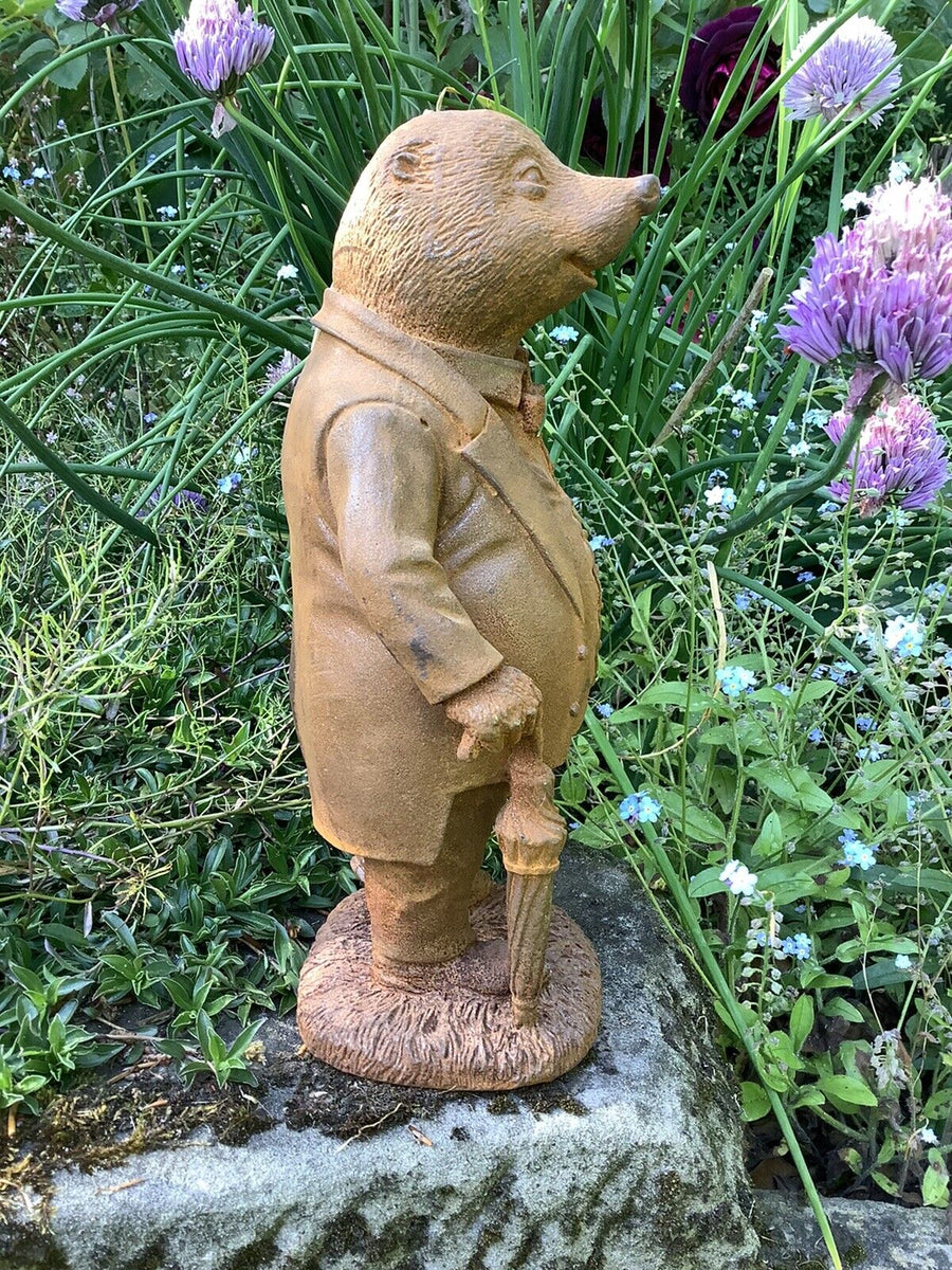 METAL RUSTY CAST IRON MR MOLE STATUE GARDEN ORNAMENT – Ferney Heyes ...